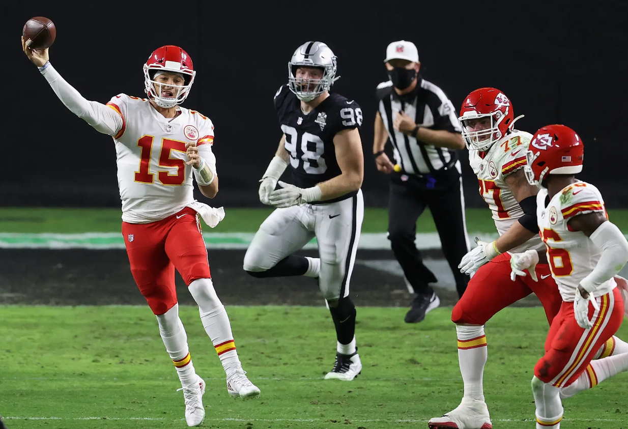 Chiefs Defeat Raiders To Secure The AFC's Top Seed And A Bye In The ...